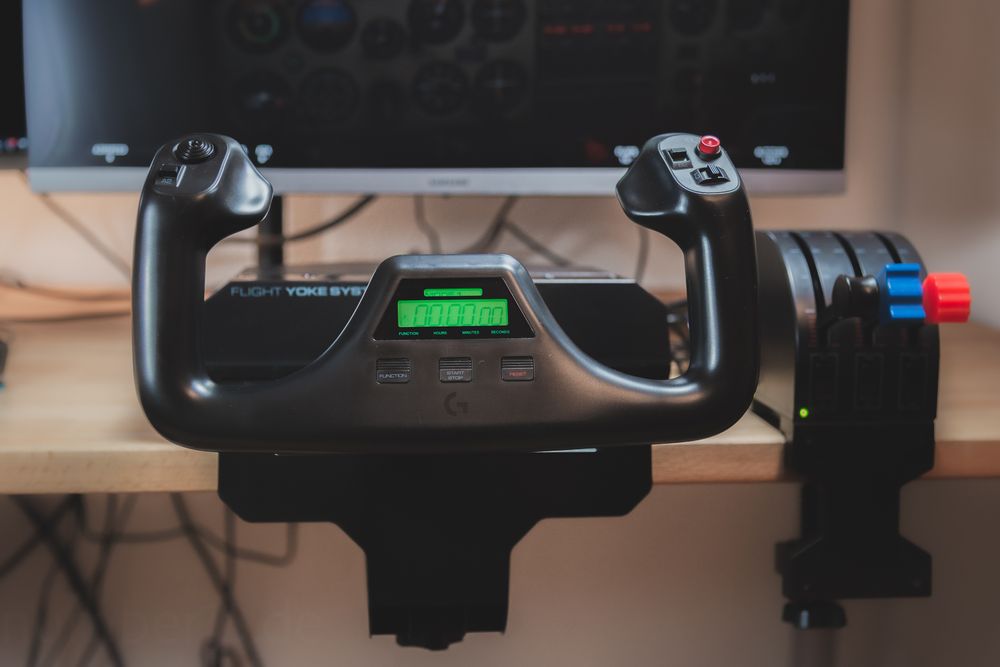 Logitech G Saitek Pro Flight Yoke System im Test